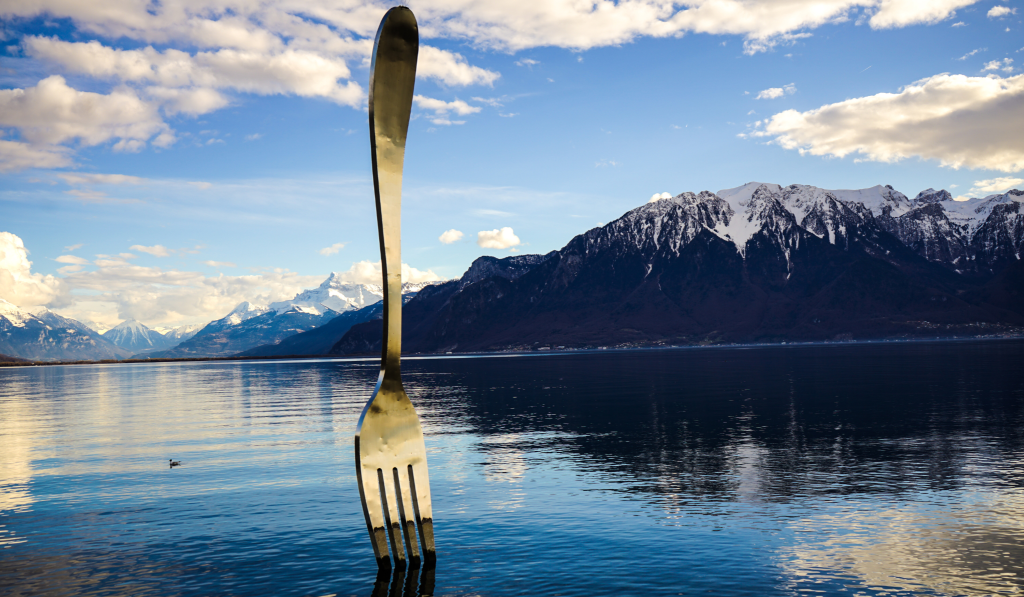 Zašto postoji džinovska viljuška u ovom švajcarskom jezeru?
